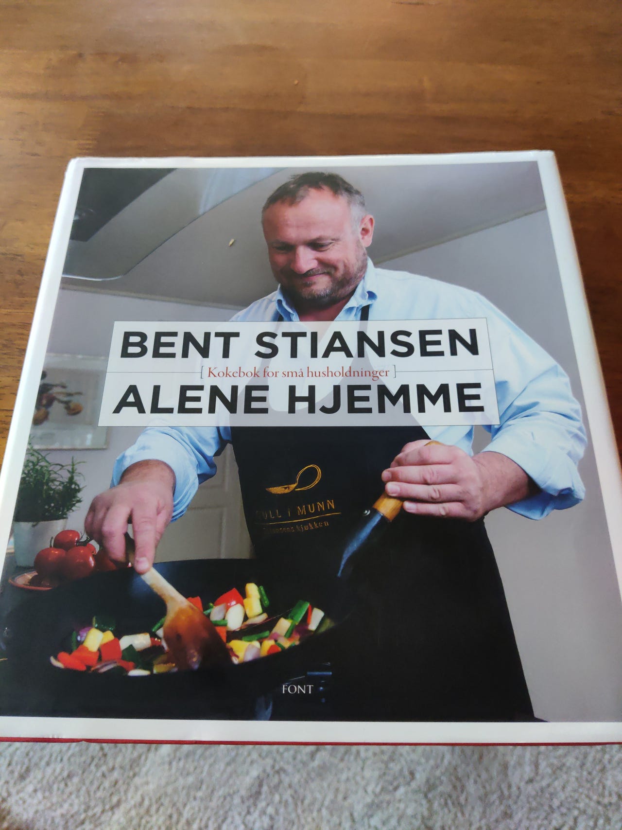 Bent Stiansen kokebok - alene hjemme | FINN-torget