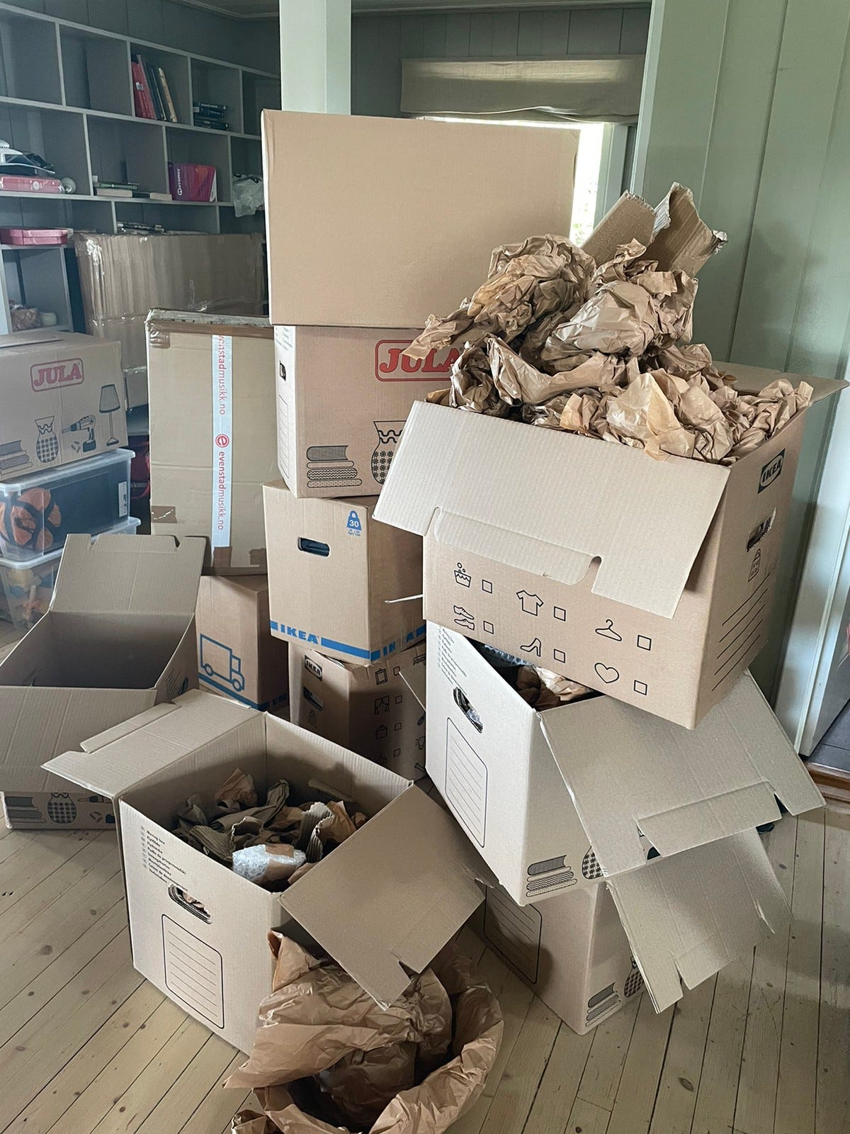 Flytteesker gis bort | FINN-torget