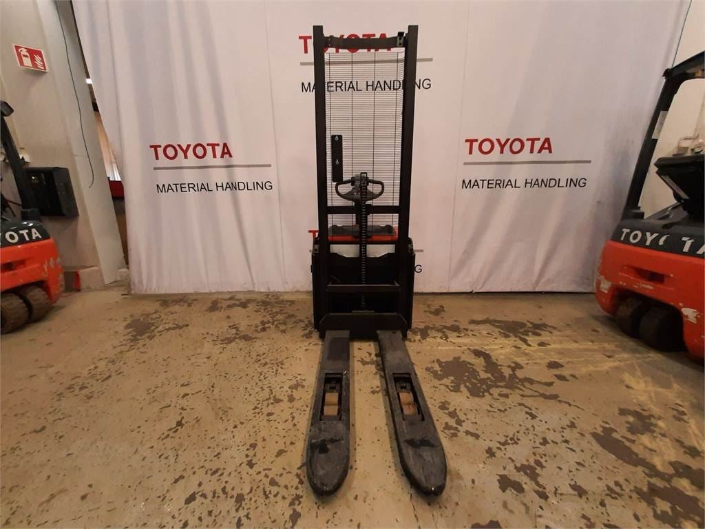 Til salgs: Toyota SWE120L - 2023 - Truck - Løftekapasitet 1200 kg ...