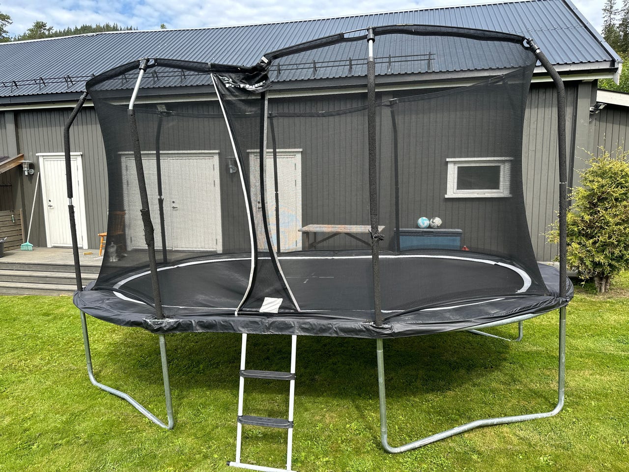 Pro Flyer oval trampoline | FINN-torget