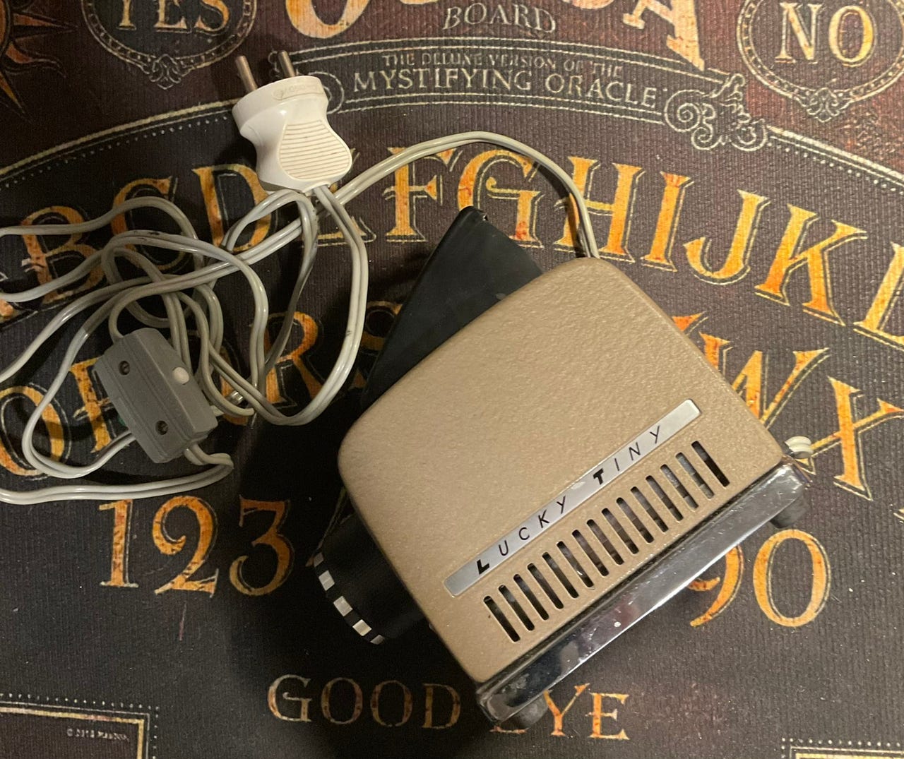 Lucky Tiny Slide Projector | FINN torget