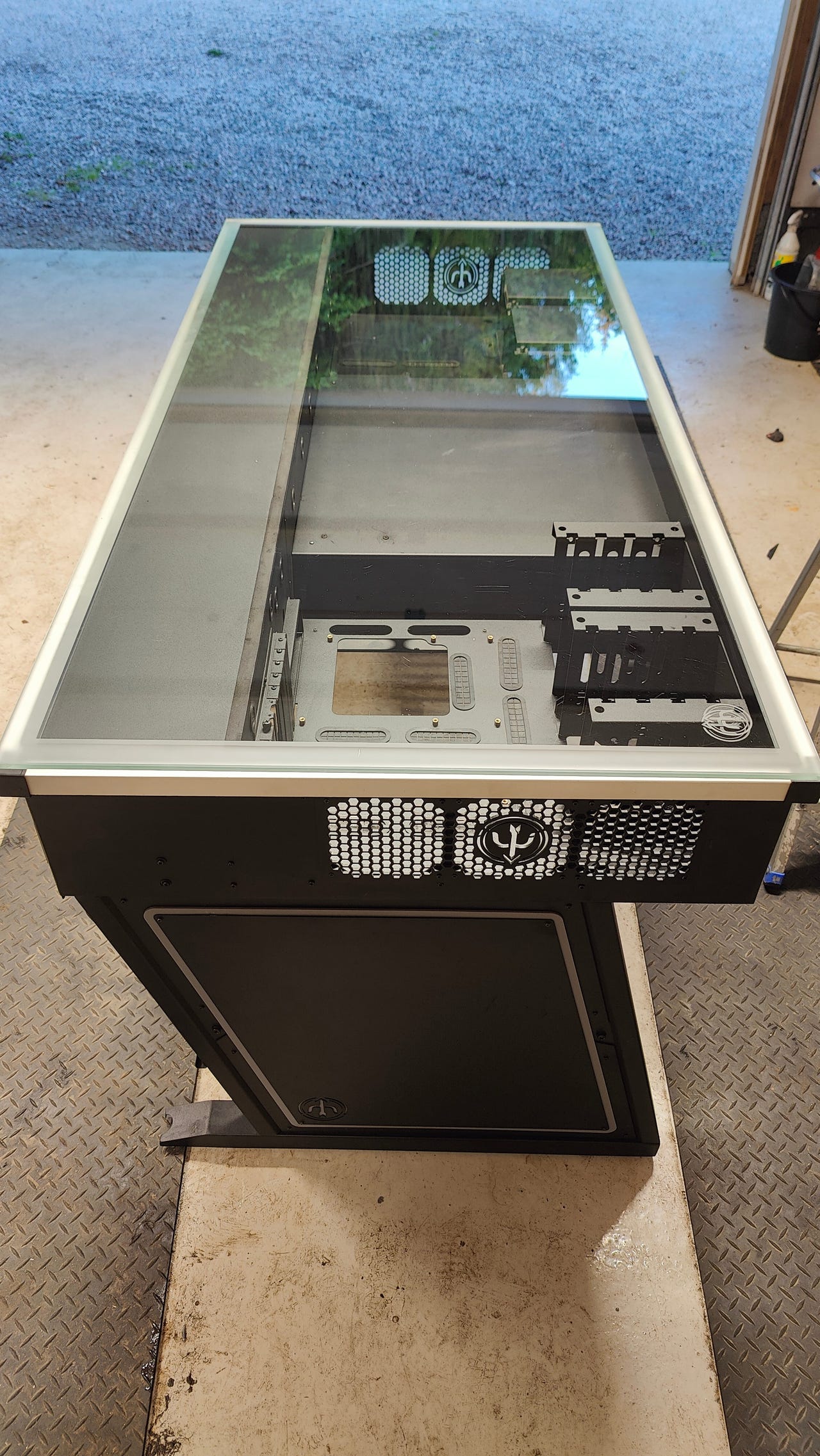 Red Harbinger Cross Desk | FINN-torget