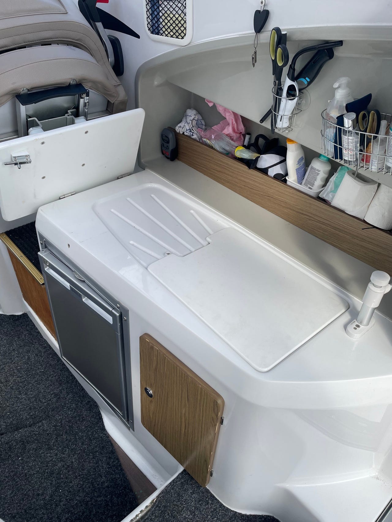 Trollingrigget Beneteau Antares 6.8 til leie på Mjøsa | FINN.no