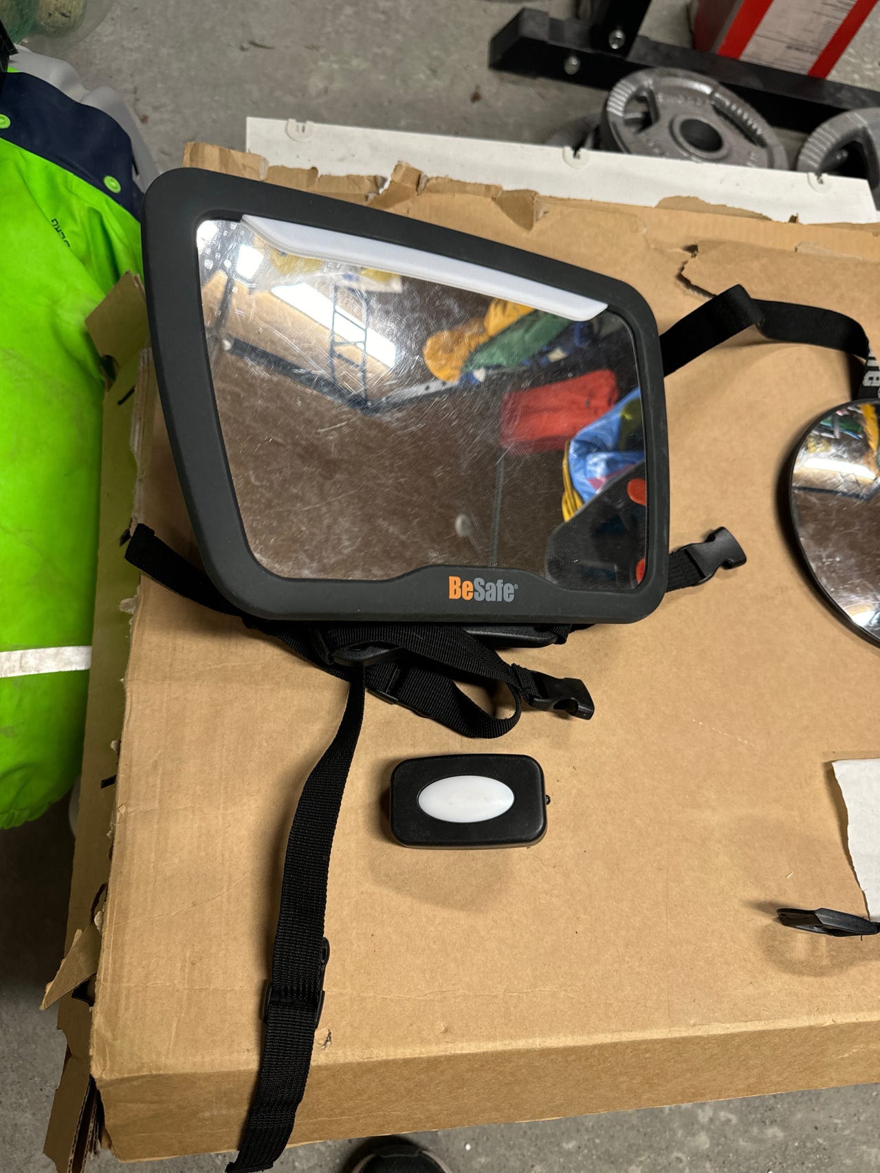 BeSafe Baby Mirror XL² - Baksetespeil med LED | FINN-torget