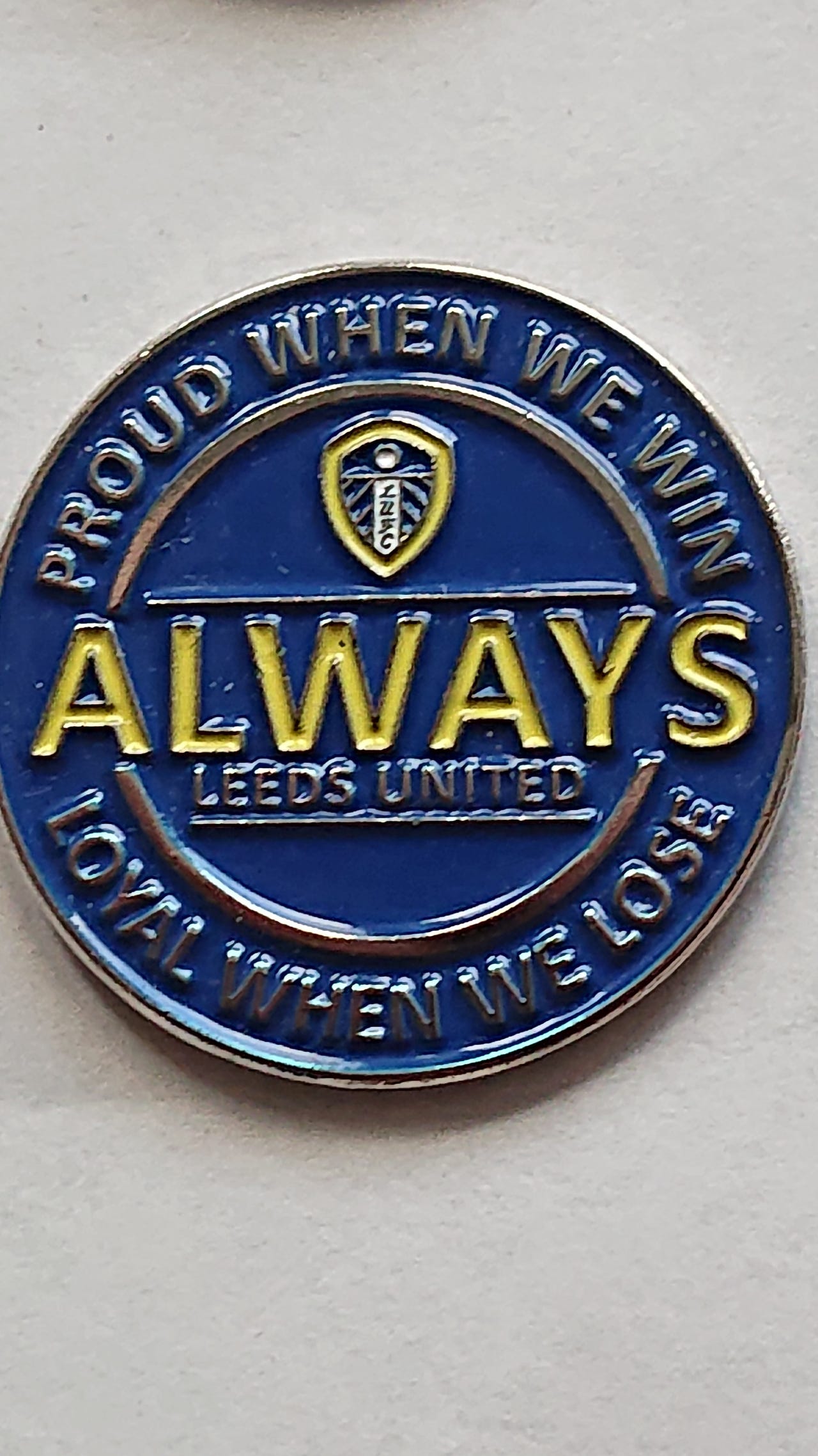 Leeds pins selges | FINN-torget