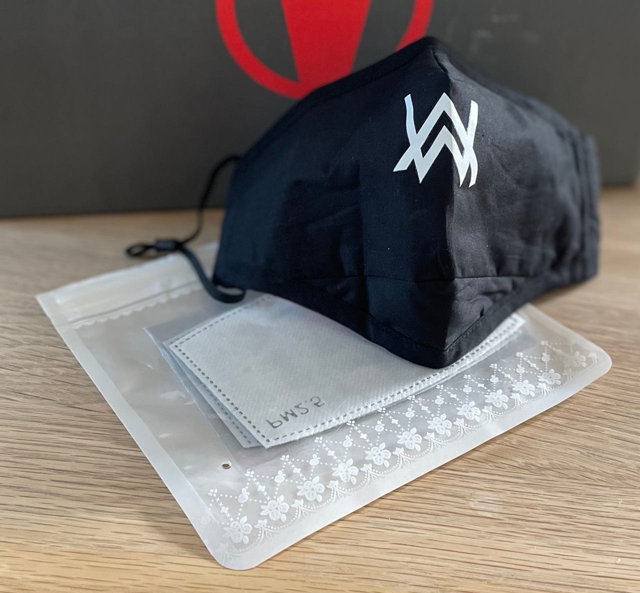 NY Alan Walker Face mask | FINN torget