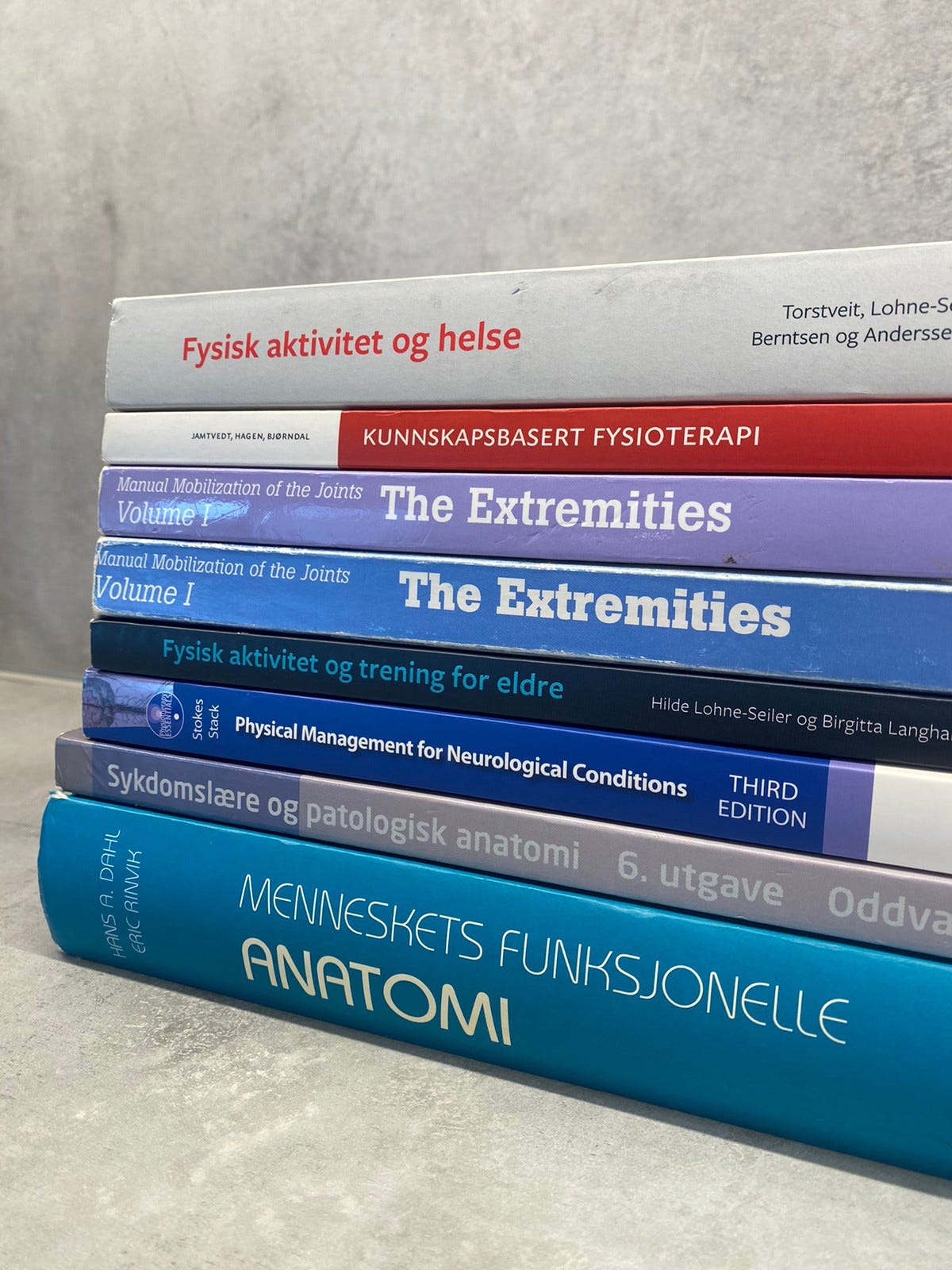 Bøker til bachelor i fysioterapi og PT-studiet | FINN-torget