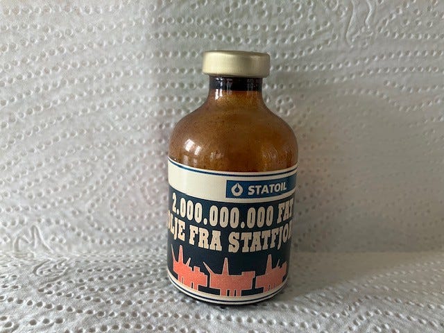 Flaske merket 2.000.000.000 Fat olje fra Statfjord. | FINN-torget