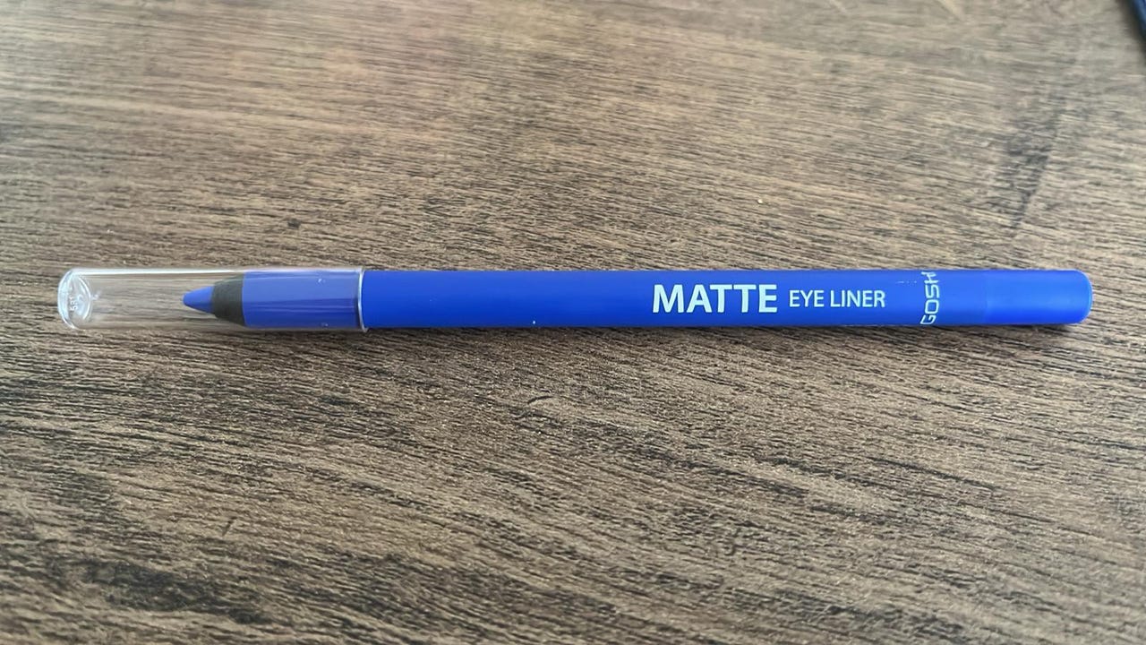 Matte Eye Liner “Crazy Blue” | FINN-torget