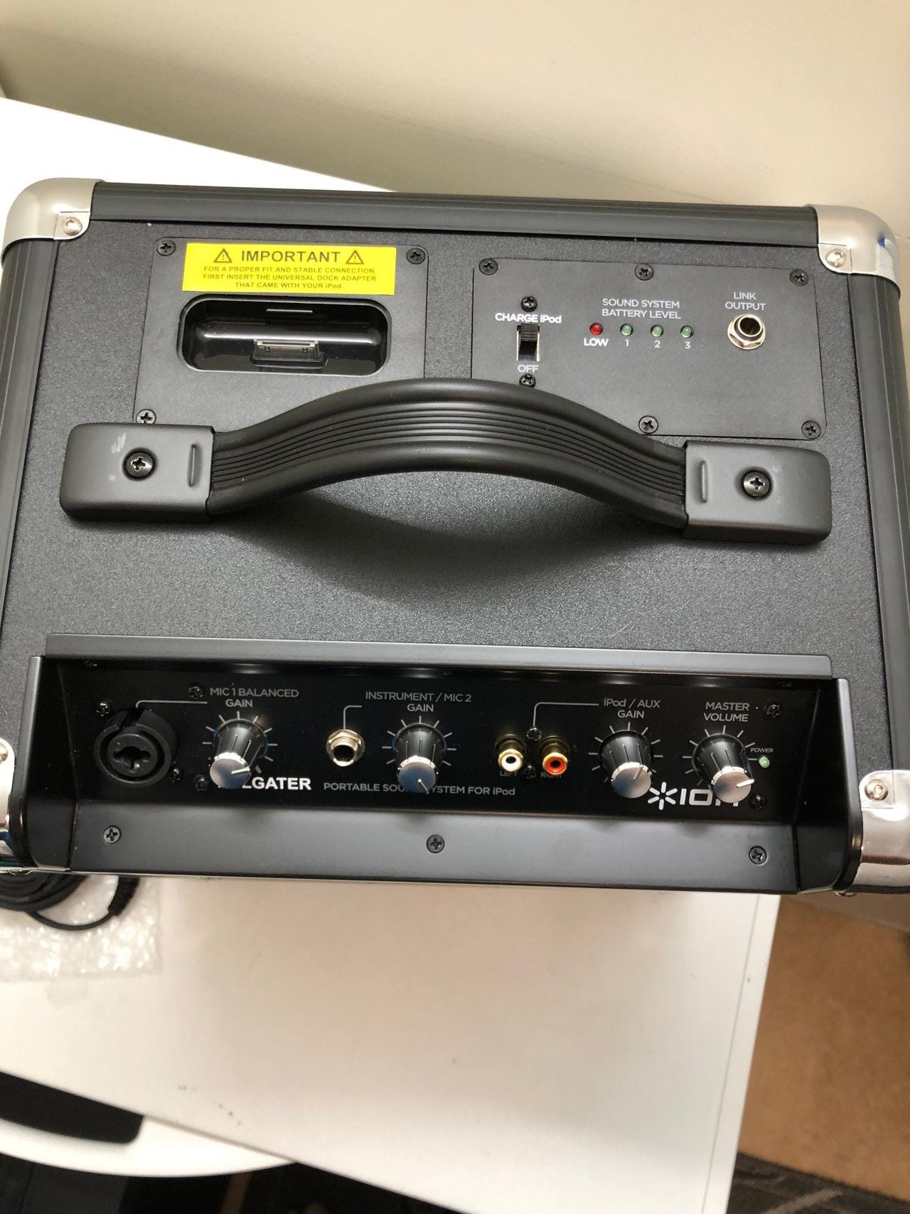 ION Audio Tailgater - Portable PA System with iPod Dock med mikrofoner ...