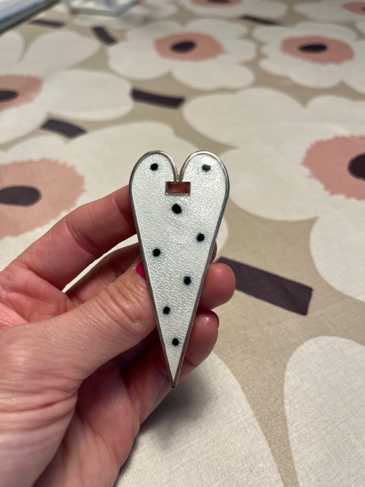 Embla Design Tora nål/brosje | FINN torget