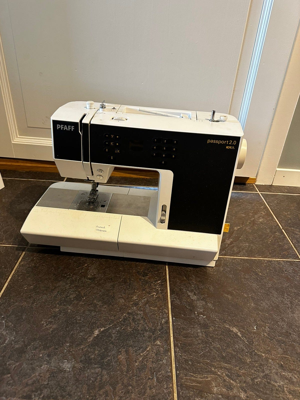 Defekt symaskin, datakort er ødelagt | FINN torget