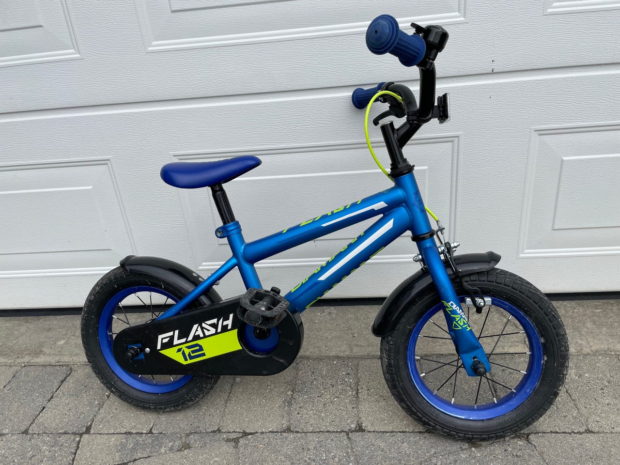 Diamant Flash 12» blå | FINN-torget