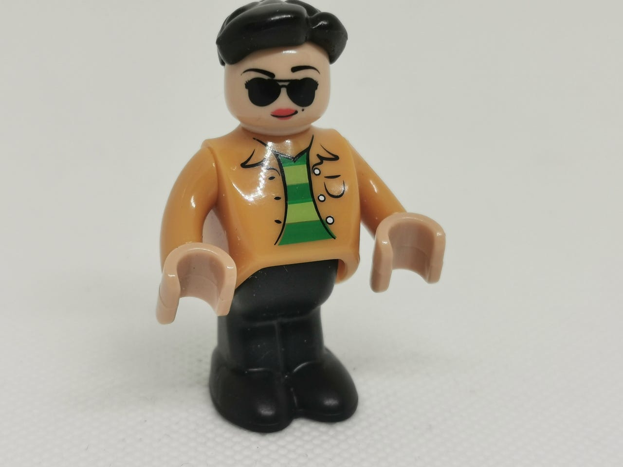 Gangnam Style PSY i BRIO lignende leke figur. SO414 | FINN torget