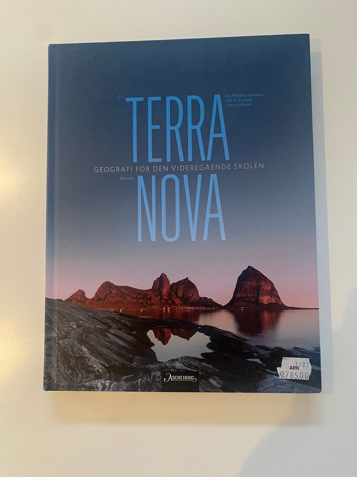 Selger fagbøker vgs - Historie, Samfunnsfag, Geografi | FINN torget