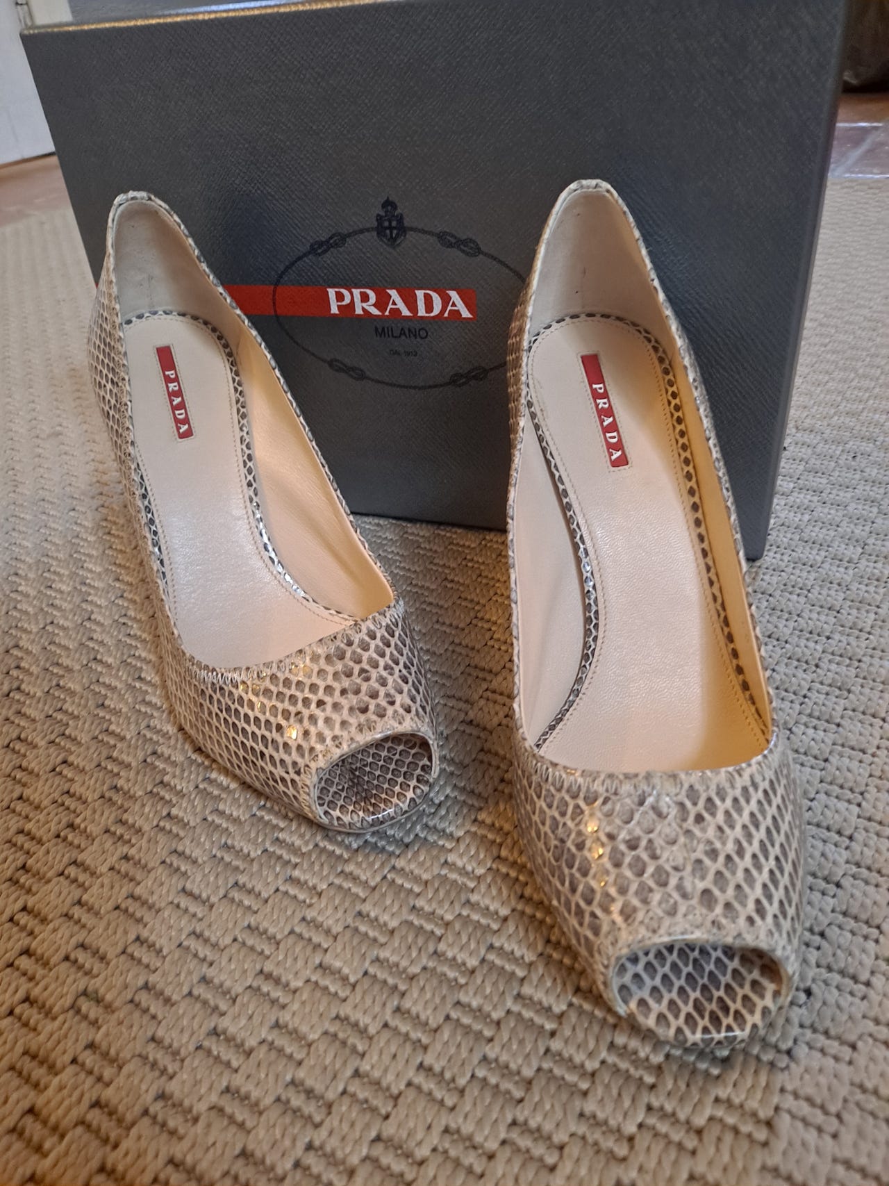 PRADA MILANO sandaler selges | FINN torget
