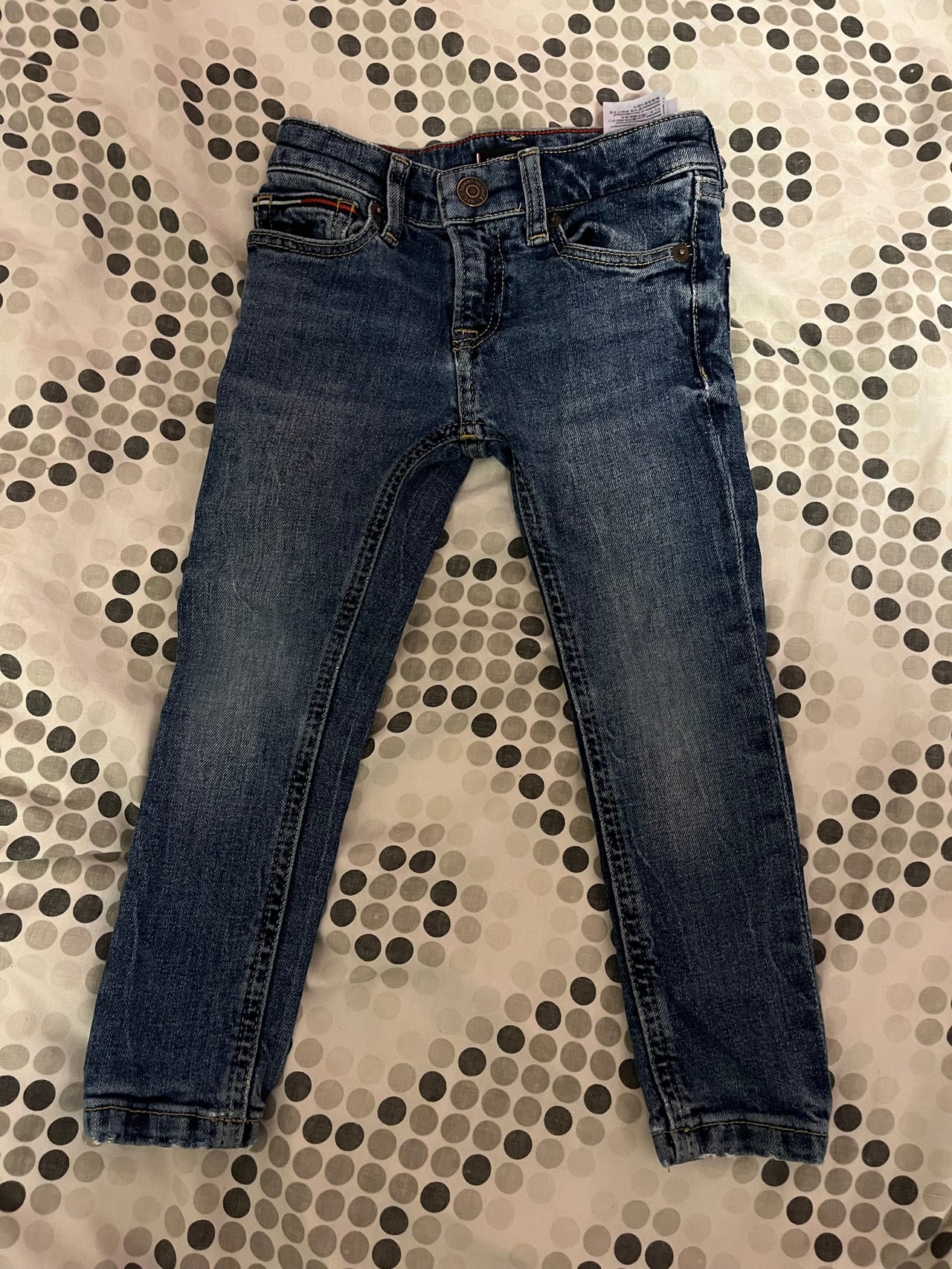 Tommy Hilfiger bukse str 98 | FINN-torget