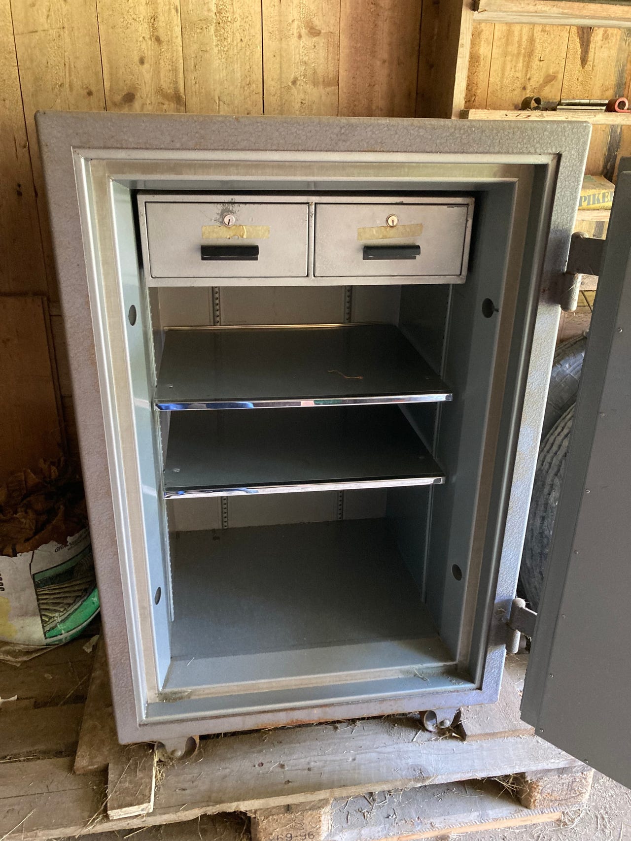 Pengeskap/ildfast skap | FINN torget
