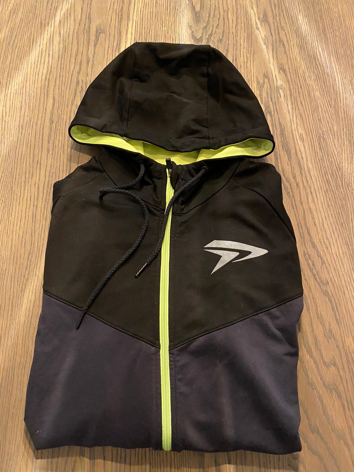 Physiq Apparel treningsjakke (Lite brukt) | FINN-torget