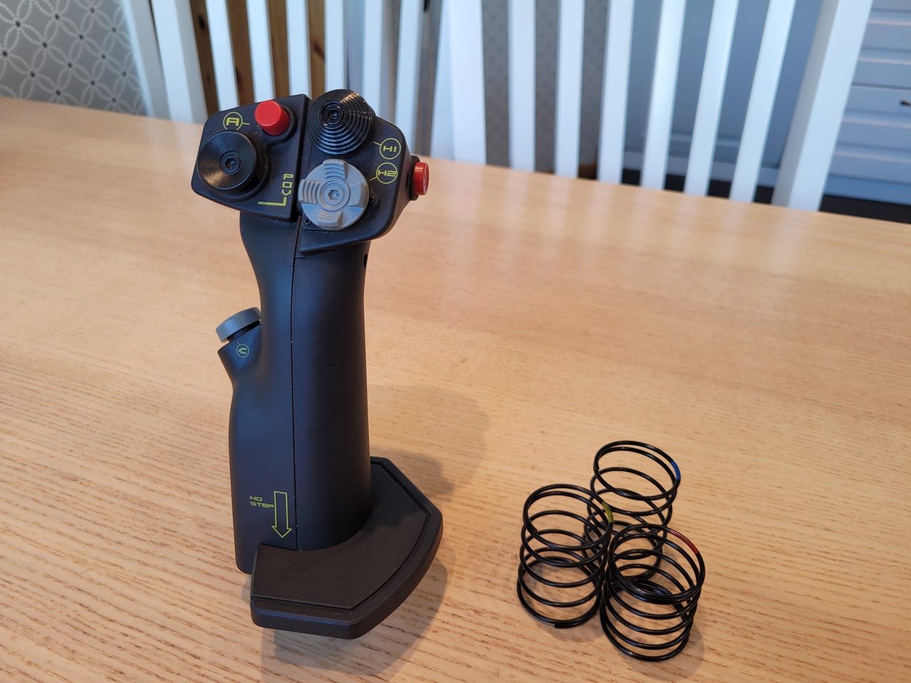 Saitek (Logitech) x55 HOTAS Joistick Grep og fjer. | FINN torget