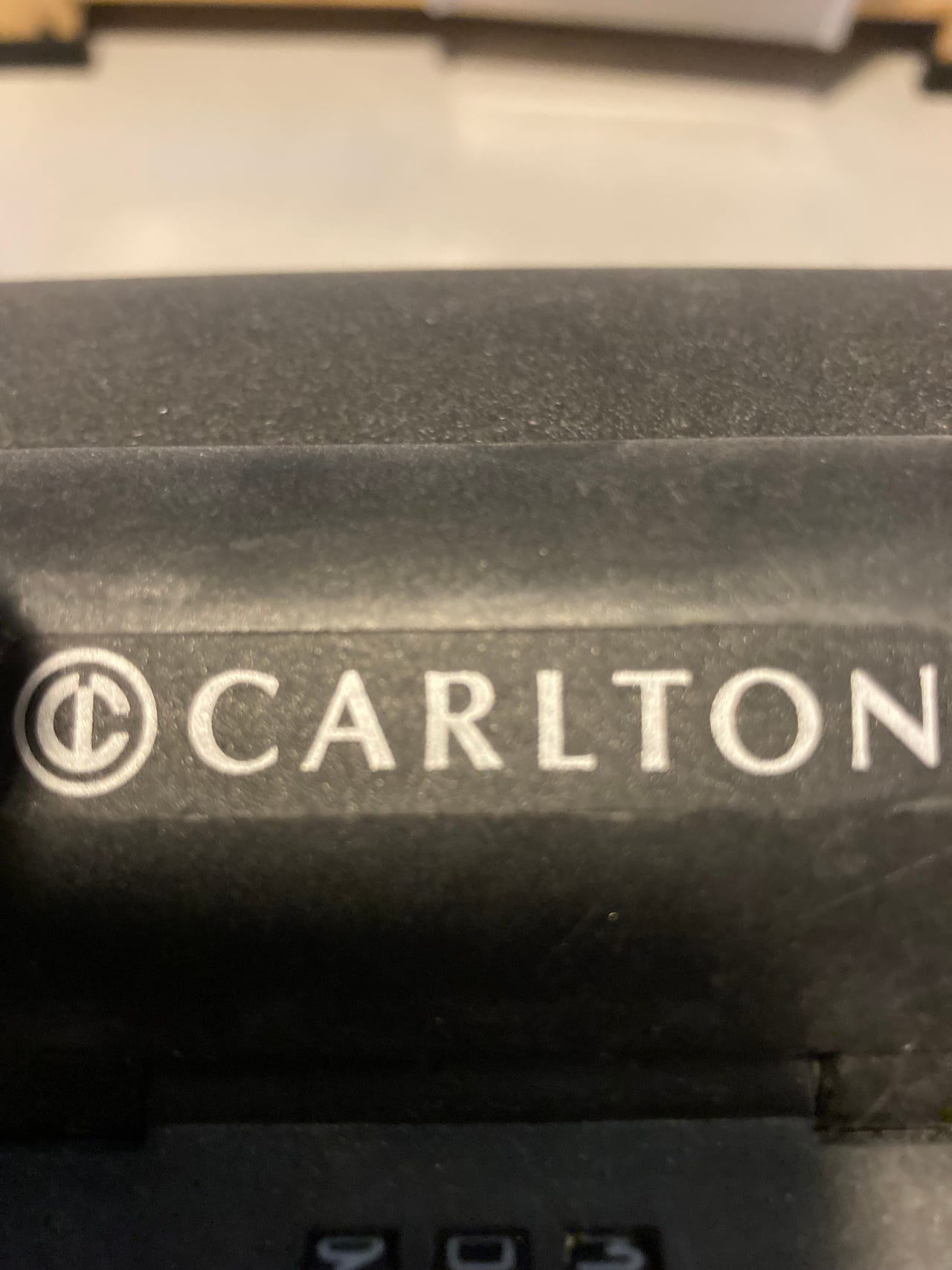 Carlton koffert -hard case | FINN torget