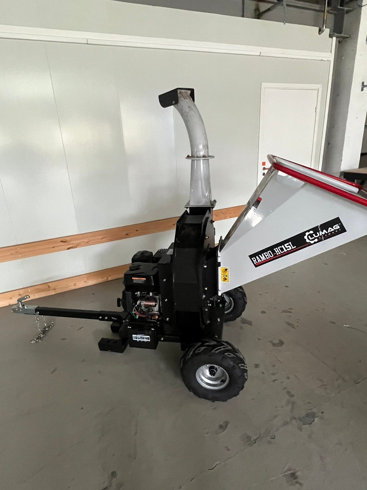 Utleie! 15HK Fliskutter Ø120mm Kapasitet - Tilhengerkobling | FINN-torget