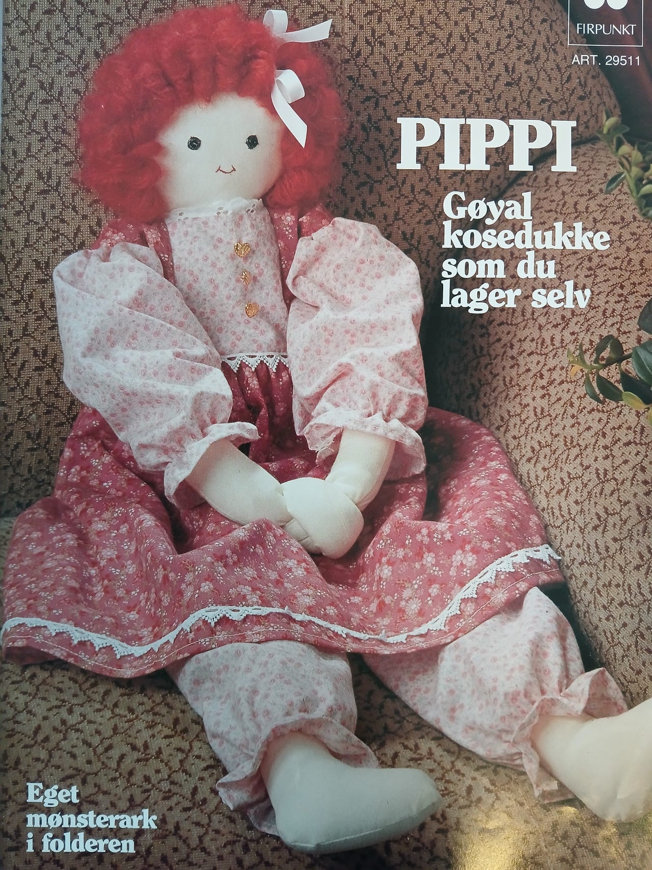 Dukker du kan sy selv med mønsterark til Pippi, Grete, Mette og Tina | FINN-torget