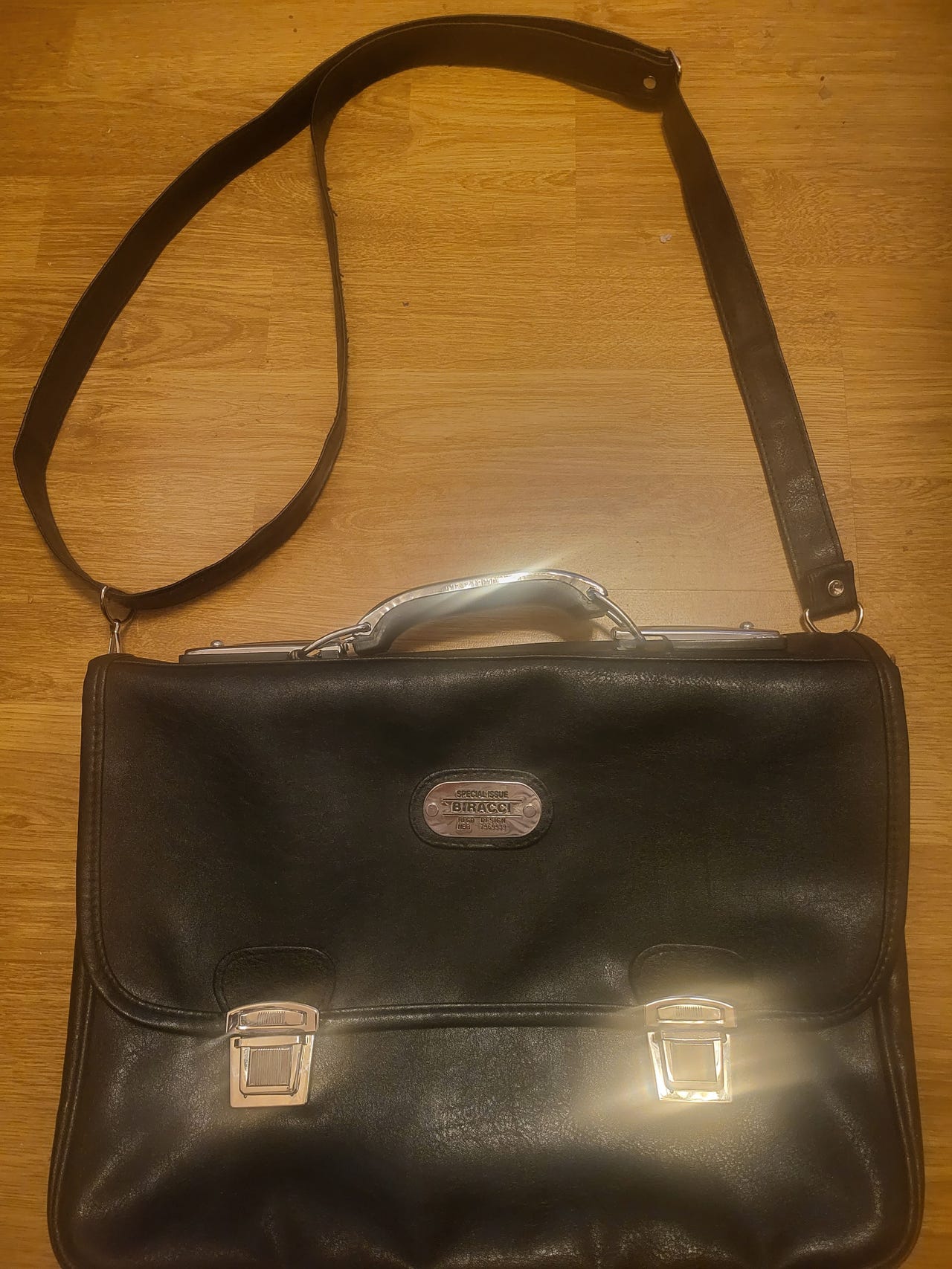 Pent brukt atrig, vintag model, ektig skinn veske fra BIRACCI | FINN-torget