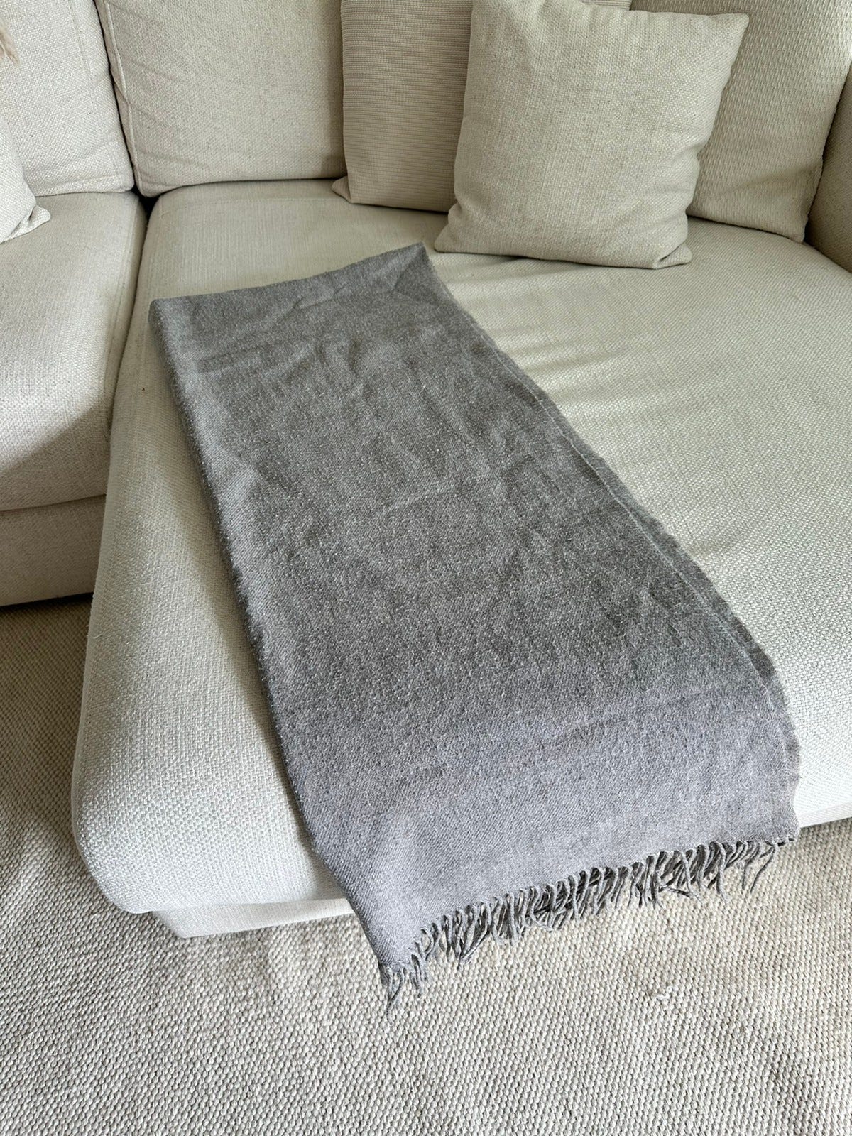 Grått pledd | FINN torget