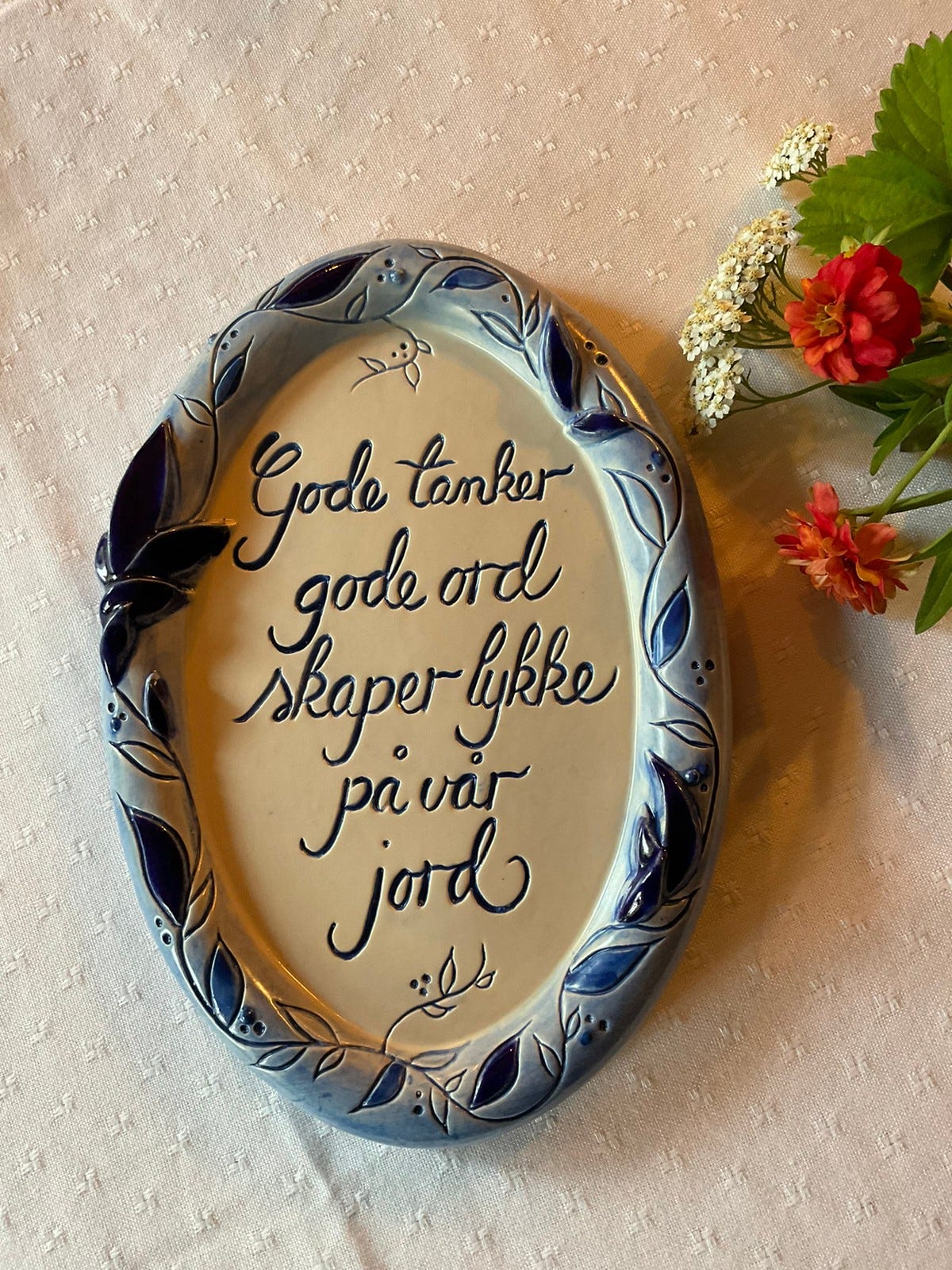 ELI SKRAM DYBLIE, VEGGPLATTE; KLOKE ORD! 💙 | FINN torget