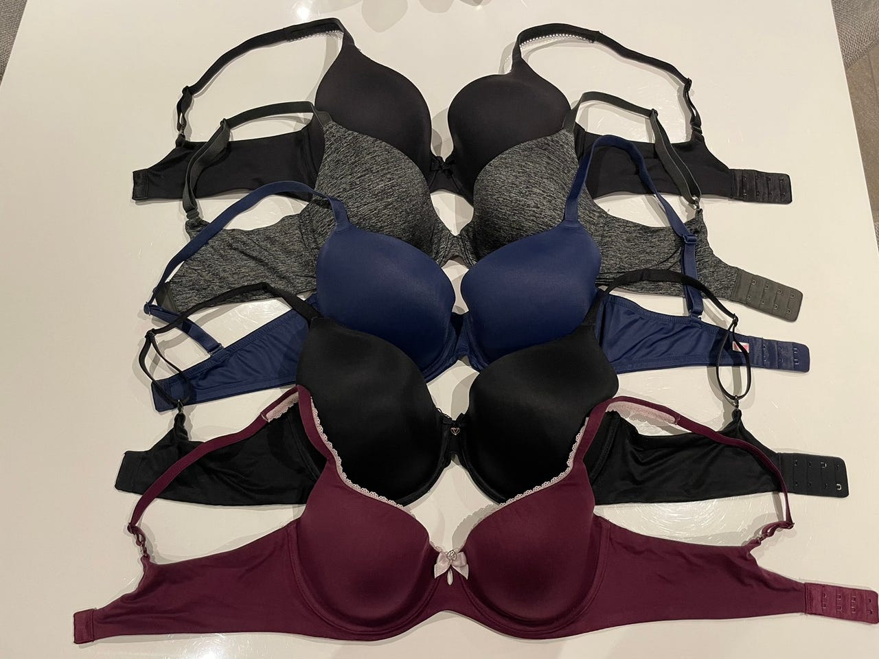 Victoria’s Secret BH str 34D og 34C (totalt 5 stk) | FINN-torget