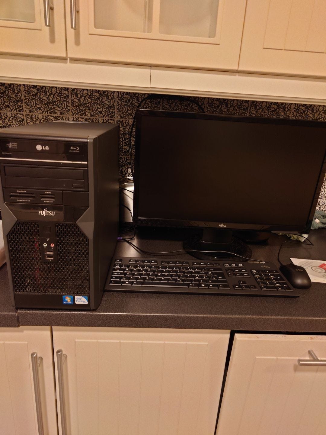 Fujitsu, Komplett pc | FINN-torget