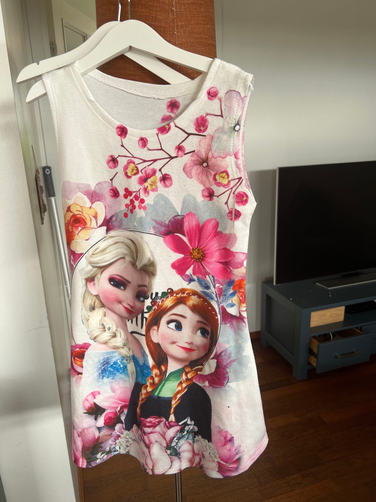 Elsa frost kjole | FINN-torget