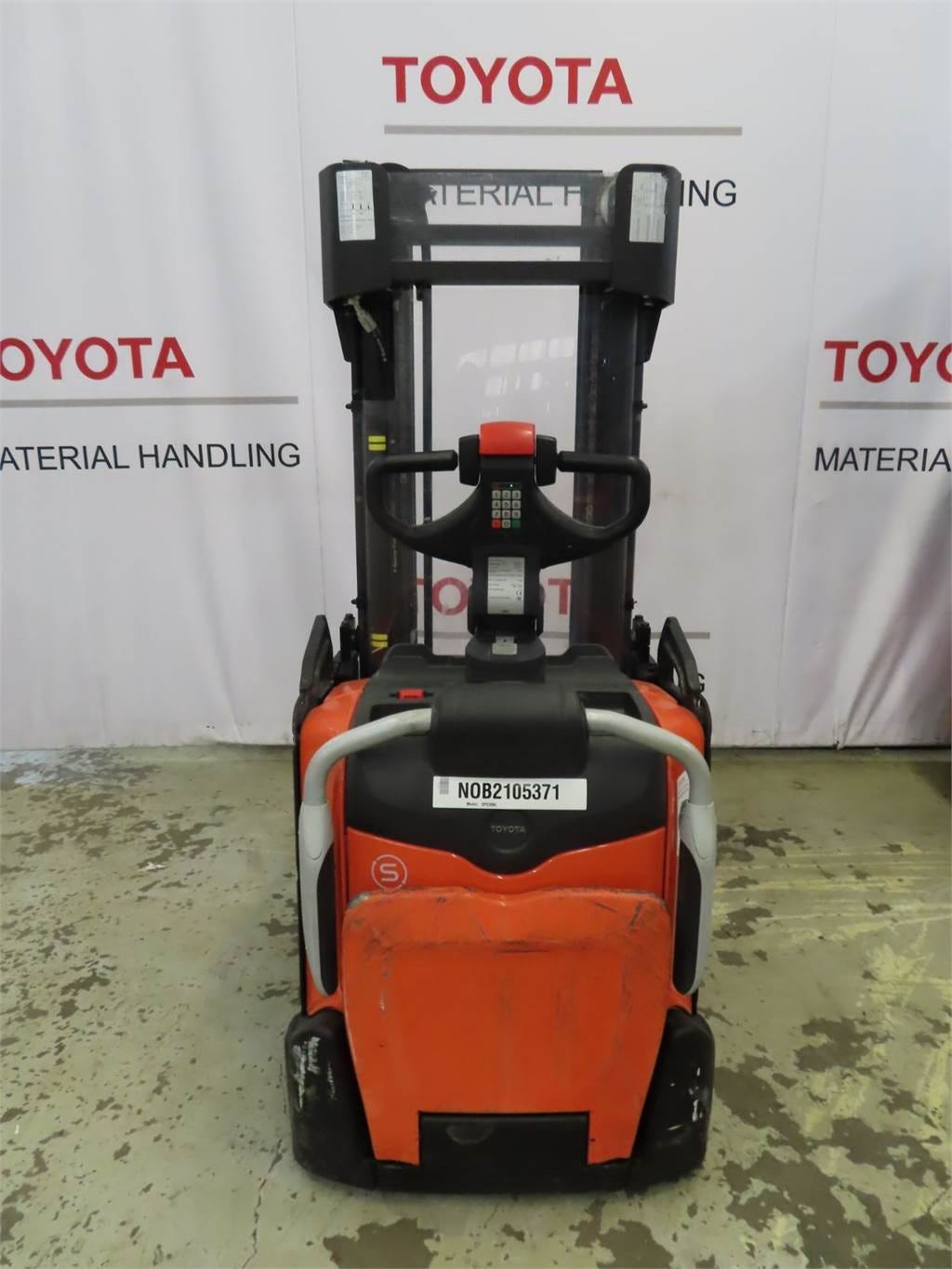 Til salgs: Toyota SPE200L - 2019 - Truck - Løftekapasitet 2000 kg - Løftehøyde 3.85 meter | FINN.no