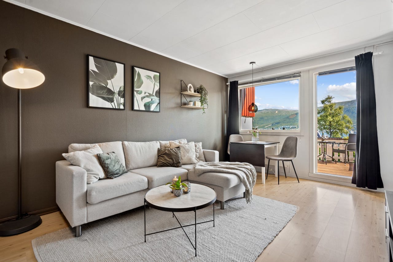 VISN 20.11! Selveierleilighet med god beliggenhet og stor terrasse ...