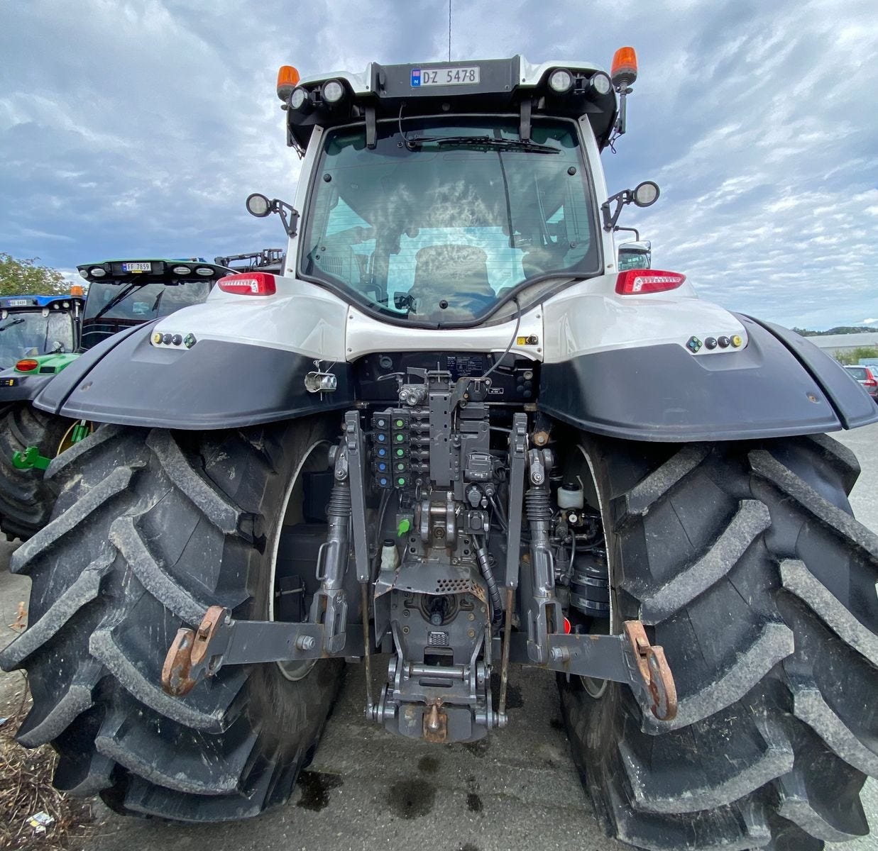 Til salgs: Valtra T254 Versu Smart T, 271 HK, Frontløft, lite timer - 2019 | FINN.no