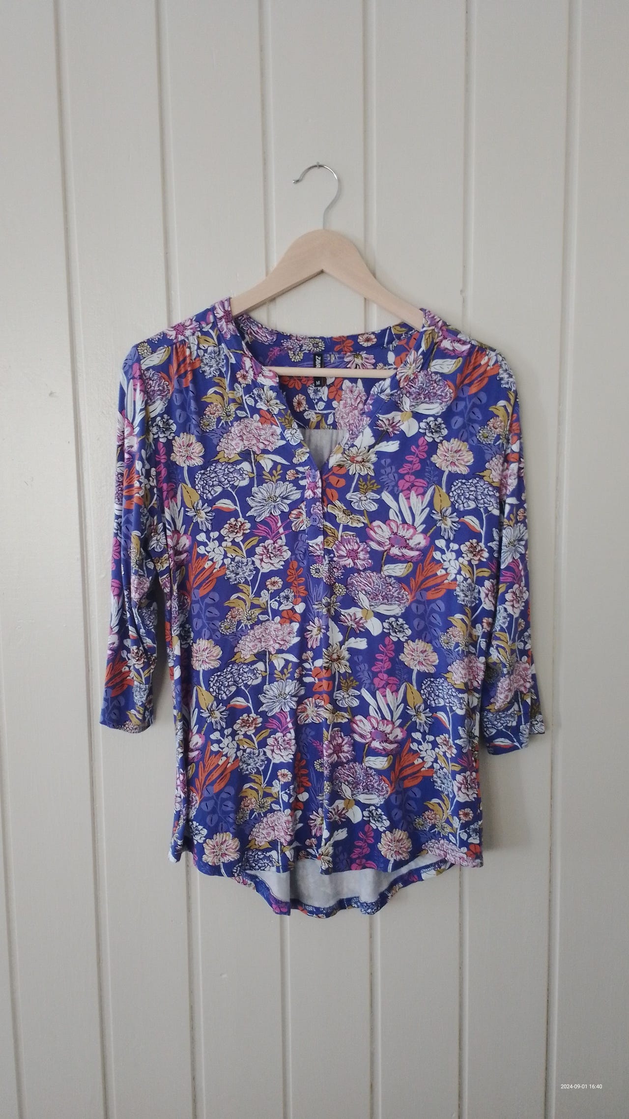 Blomstrete bluse/tunika fra Zavanna i str M | FINN-torget