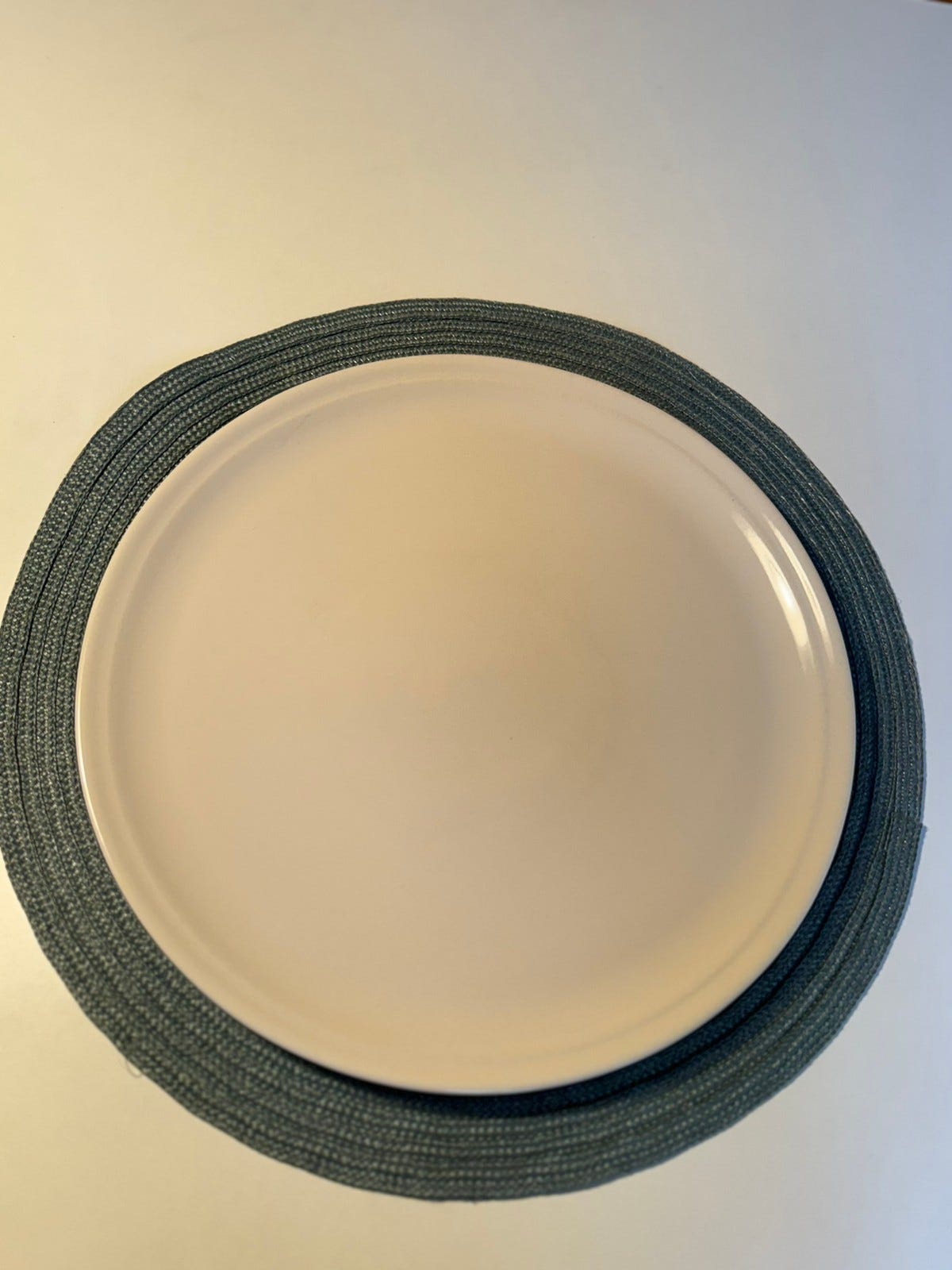 6 stk store kremhvite tallerkener fra Kermansavi | FINN torget