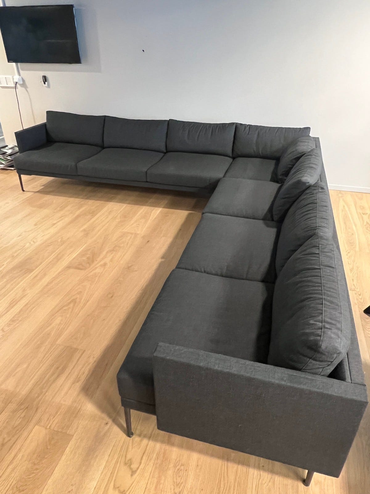 Kupp! Stor Arper Steeve 7-seter modulsofa selges 320 x 320 | FINN-torget