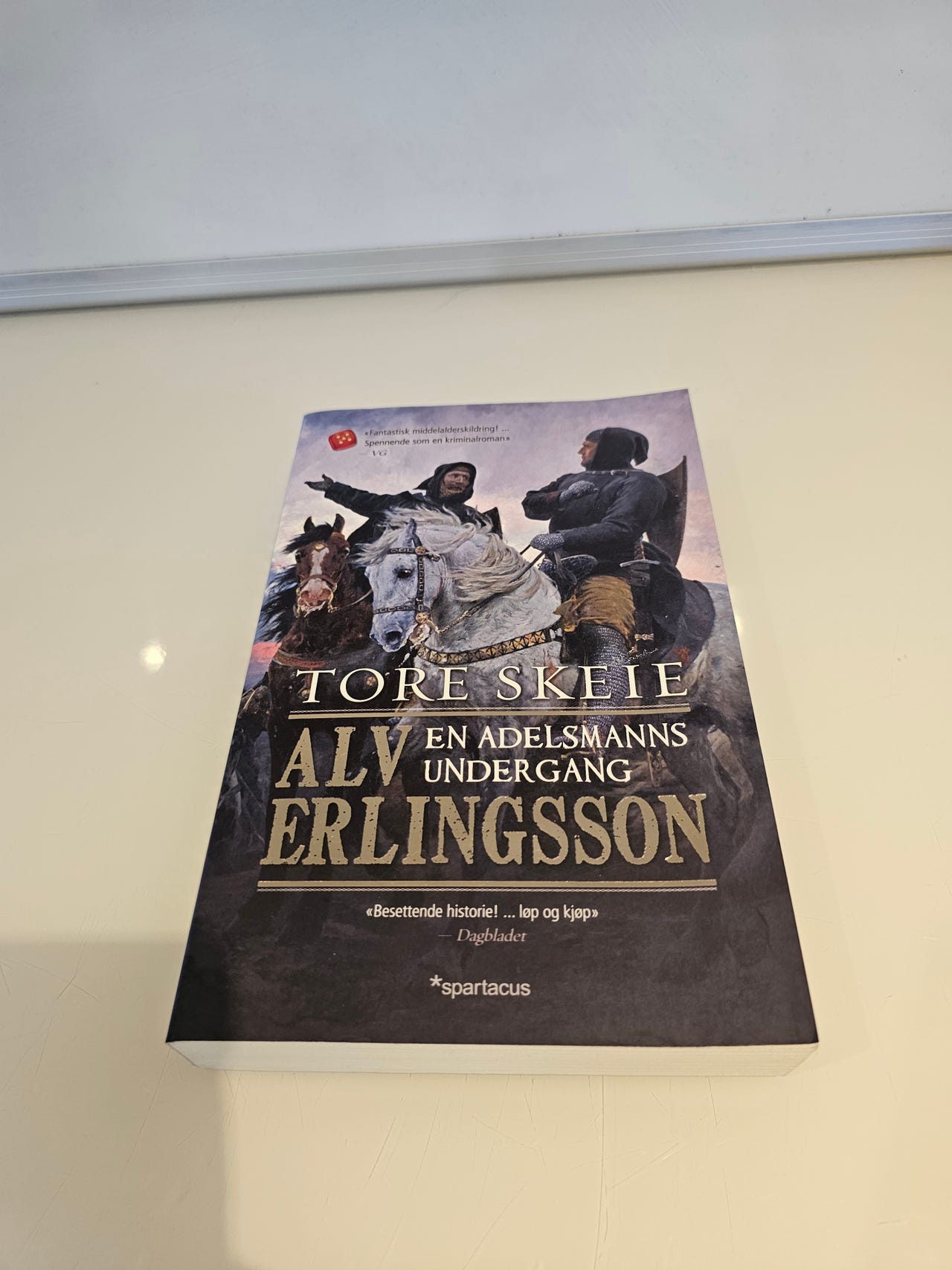 Alv Erlingsson fortellingen om en adelsmanns undergang. Tore Skeie ...