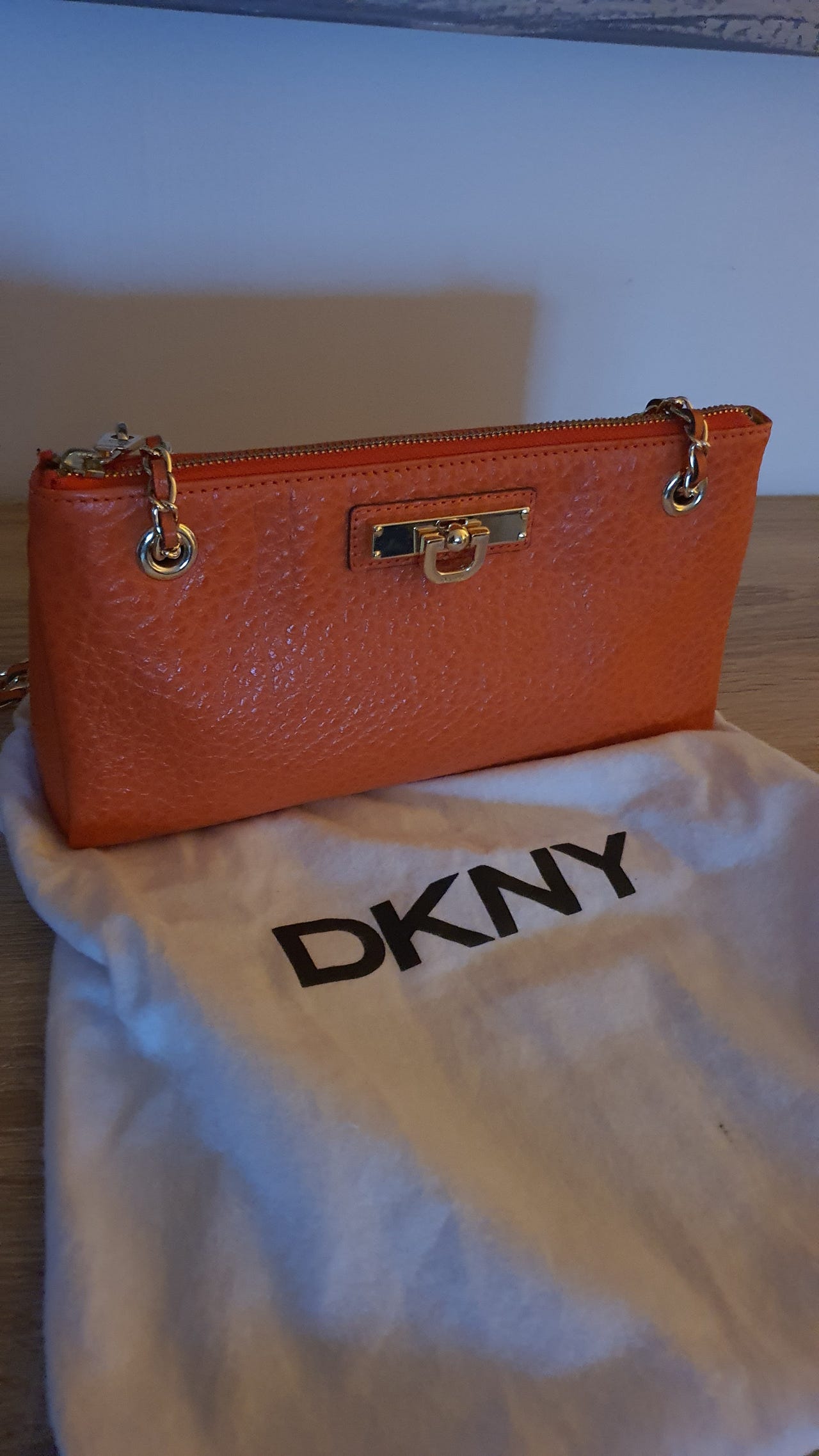 DKNY veske i skinn. | FINN torget