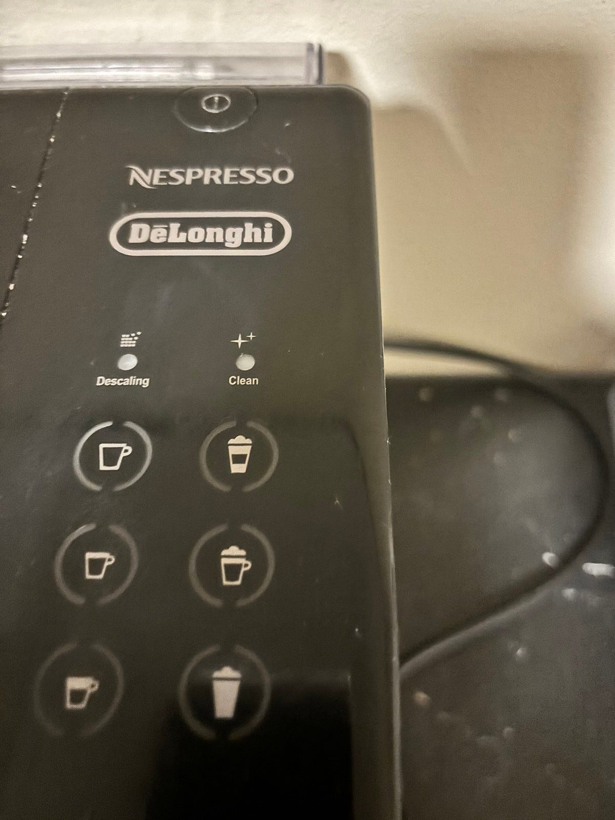 Nespresso Delonghi kaffemaskin og kapsel holder | FINN torget