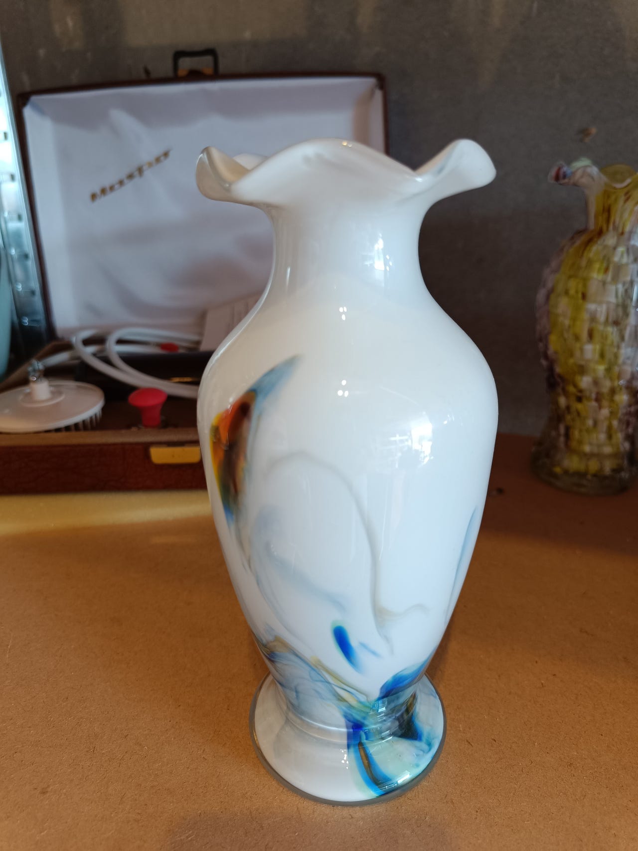 Vakker vase i opalinglass (19,5 cm) | FINN-torget