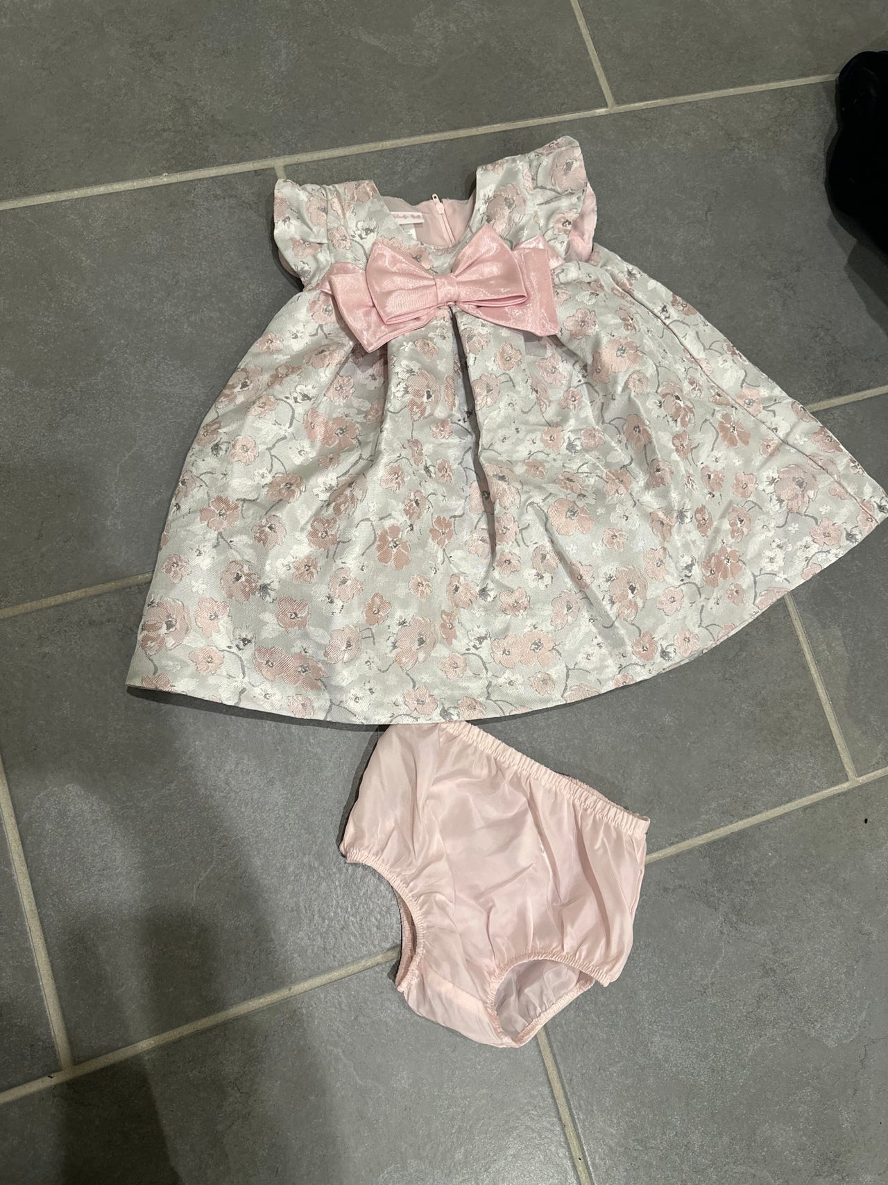 Kjole fra Bonnie baby str 18 M | FINN-torget