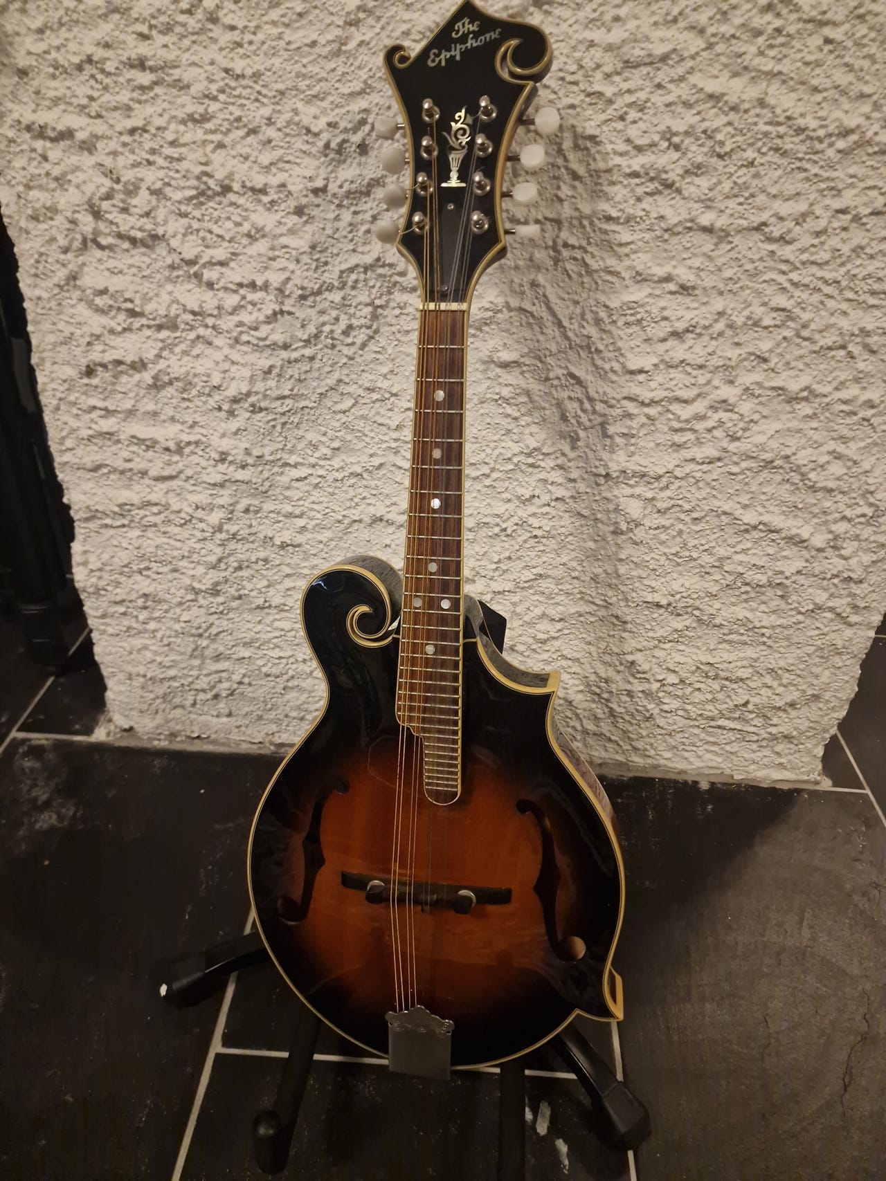 The Epiphone Mandolin MM-50VS | FINN torget
