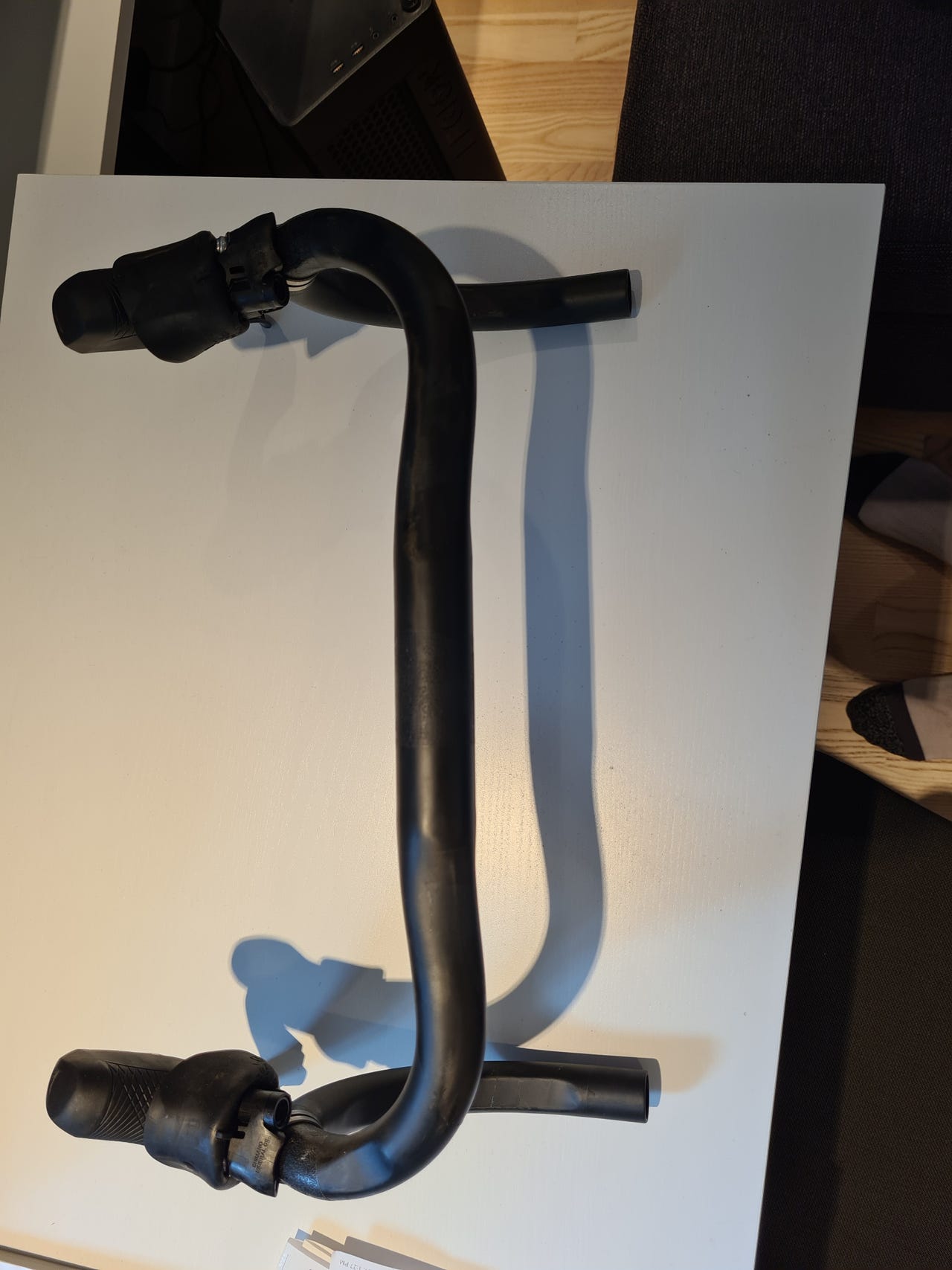 Landeveisstyre 38cm bredde i karbon | FINN-torget