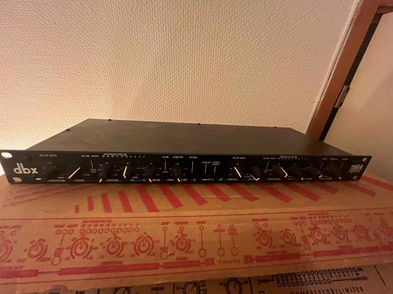 DBX 166A 2 Channel Compressor & Limiter Dynamic Range Rack Processor ...