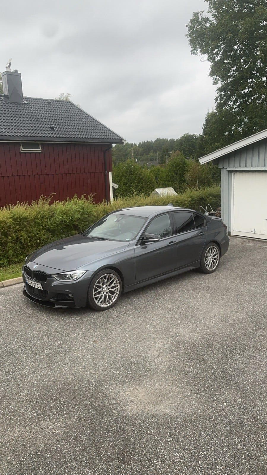 Bruktbil til salgs: BMW 3-serie - 2013 - Beige - 184 Hk - Sedan | FINN.no