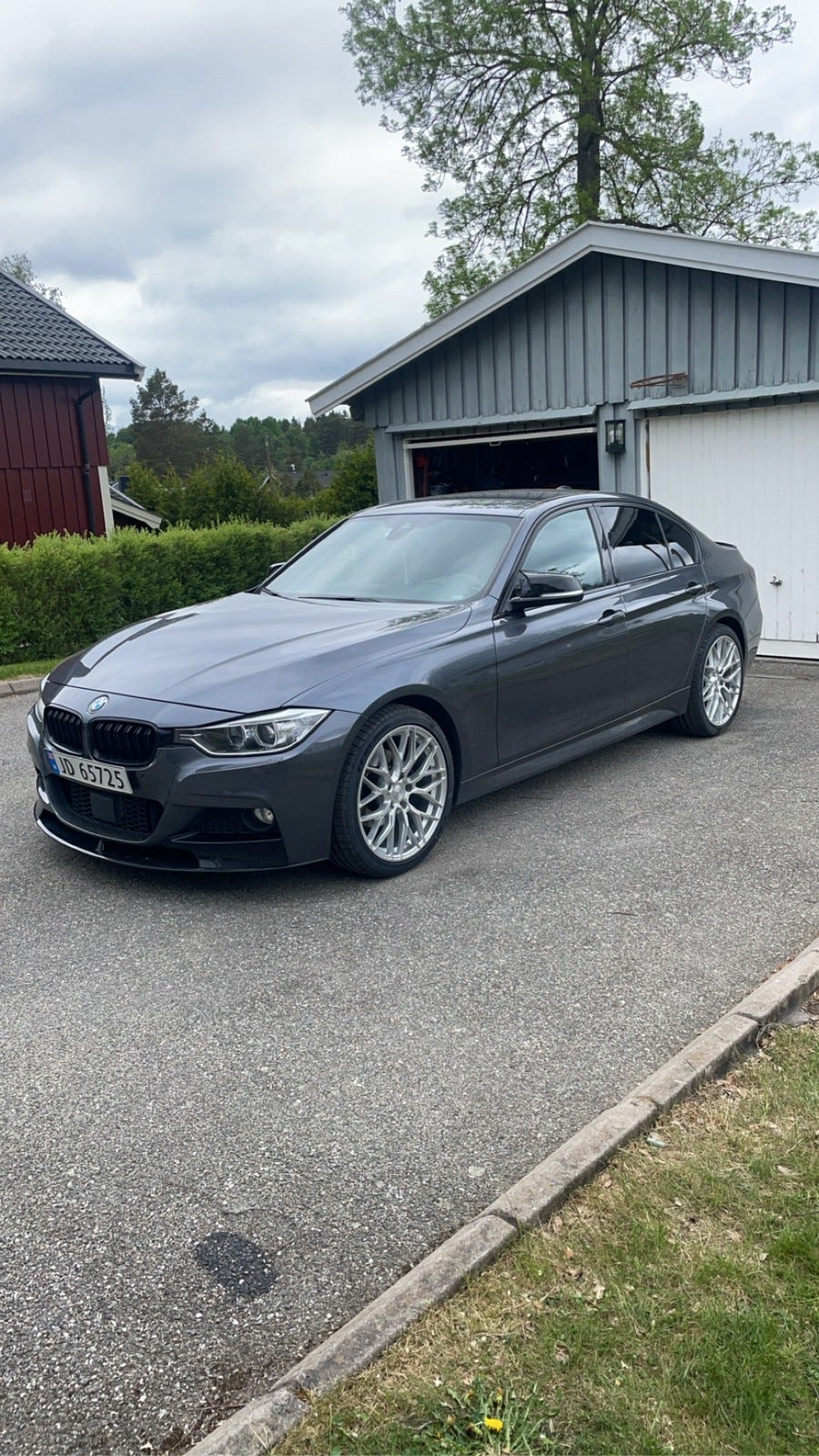 Bruktbil til salgs: BMW 3-serie - 2013 - Beige - 184 Hk - Sedan | FINN.no