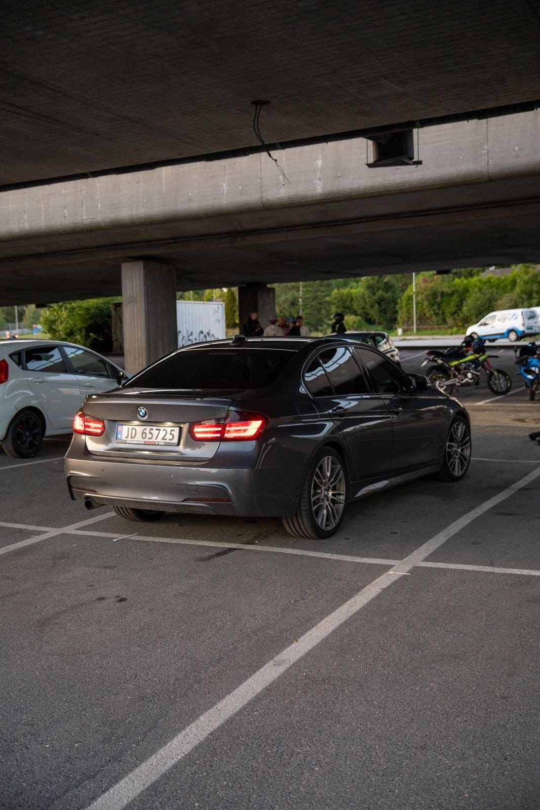 Bruktbil til salgs: BMW 3-serie - 2013 - Beige - 184 Hk - Sedan | FINN.no
